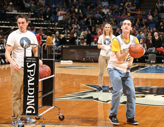 Suns vsTrail Blazers Halftime Free Throw | VUZ 360° Teleporter App