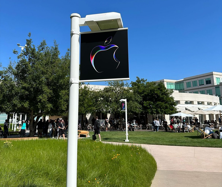 Apple Infinite Loop | VUZ 360° Teleporter App