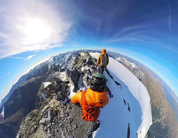 Climbing up the highest mountain | VUZ 360° Teleporter App